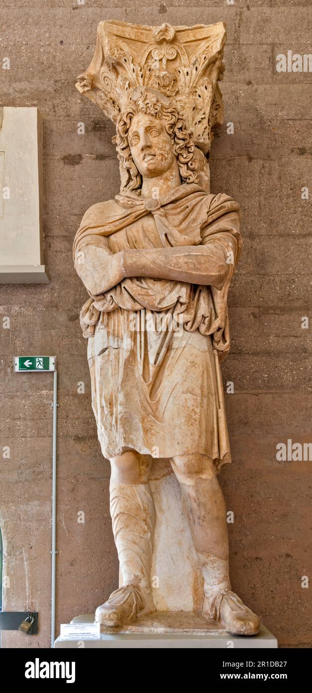 Phrygische skulptur -Fotos und -Bildmaterial in hoher Auflösung – Alamy