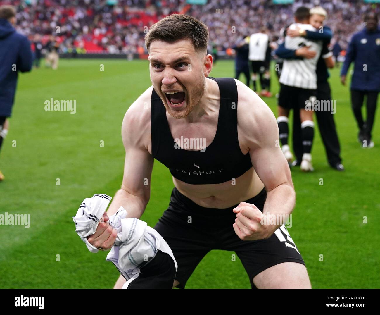 Cedwyn Scott von Notts County feiert seine Feier, nachdem er im Wembley ...