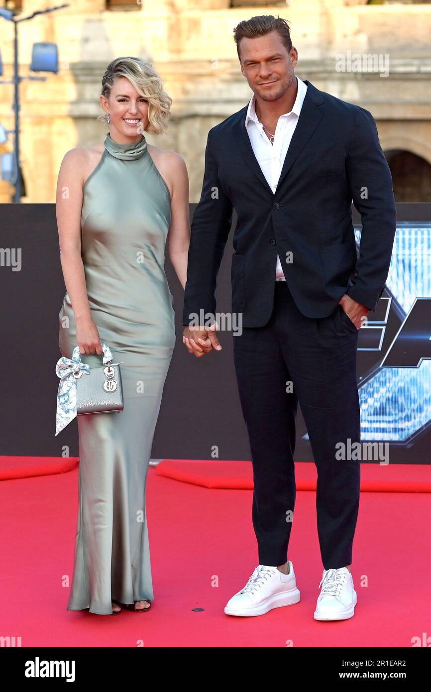 Rom, Italien. 12. Mai 2023. Alan Ritchson mit Ehefrau Catherine ...