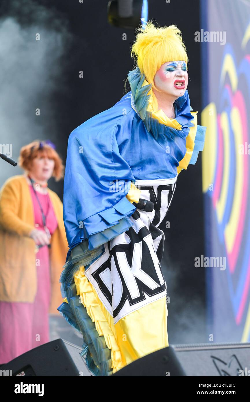 Centenary Square, Birmingham, 13. Mai 2023 - Drag Queen Ginny Lemon ...