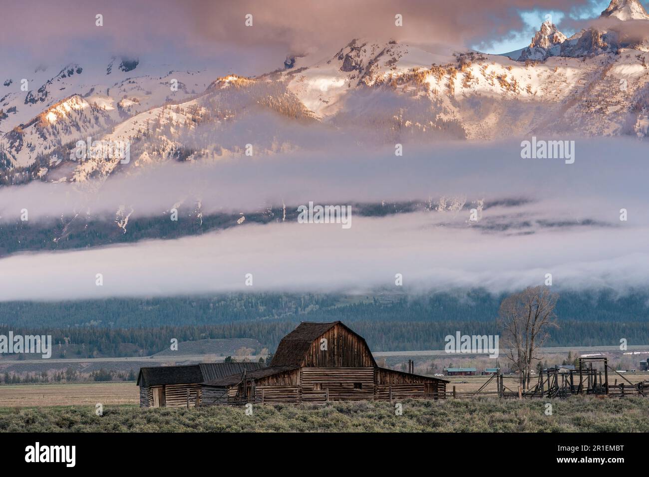 Die John Moulton Scheune im Mormon Row Historic District entlang der ...