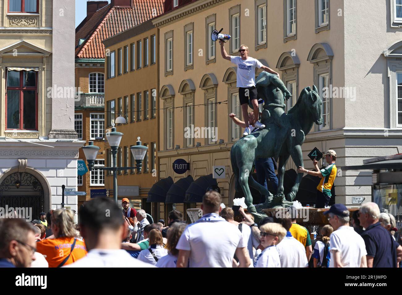 Norrköping Fans vor dem Fußballspiel am Sonntag im OBOS Damallsvenskan zwischen dem FC Linköping ...