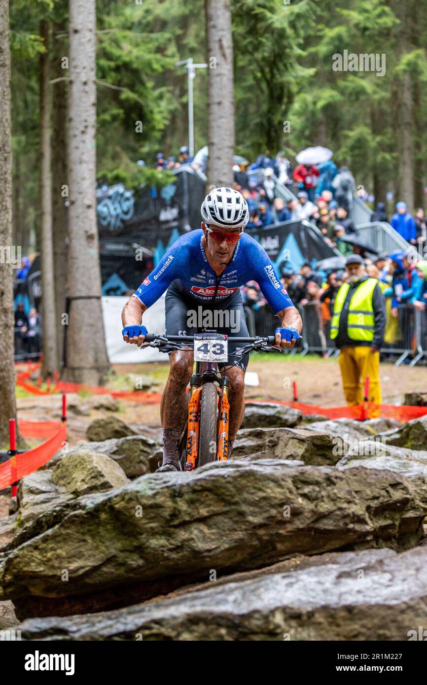 Samuel BLICKT AUF ALPECIN-DECEUNINCK (NZL) während der UCI MTB World ...