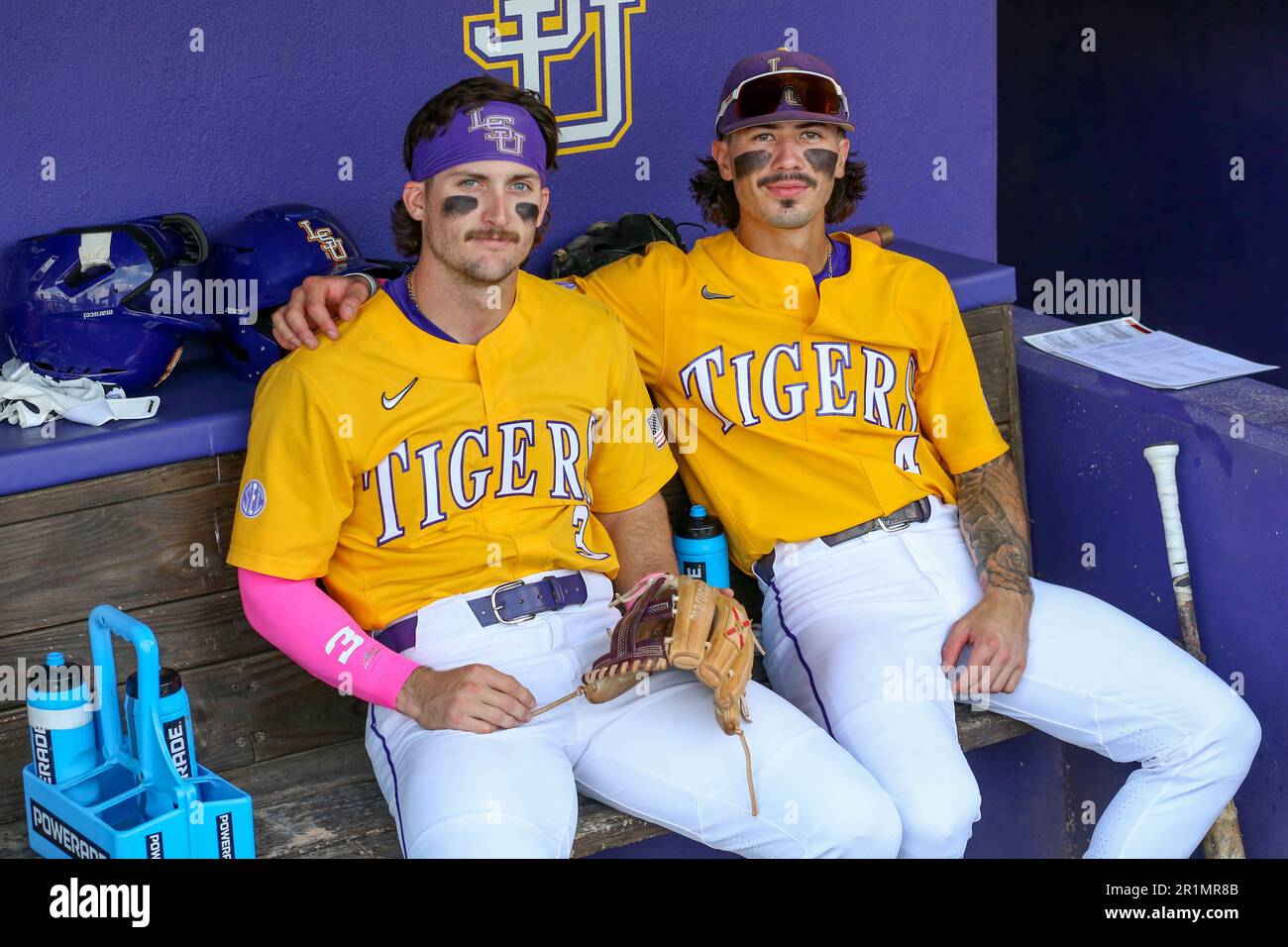 14. Mai 2023: Jordan Thompson (4) der LSU sitzt mit Teamkollegen Dylan ...