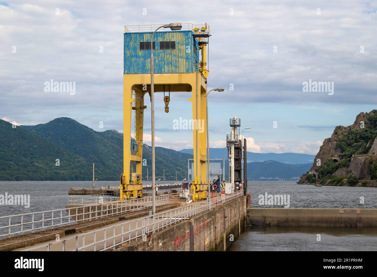 Die Schleusen in der Eisentor-Schlucht an der Donau zwischen Serbien und Rumänien. Versorgt die ...