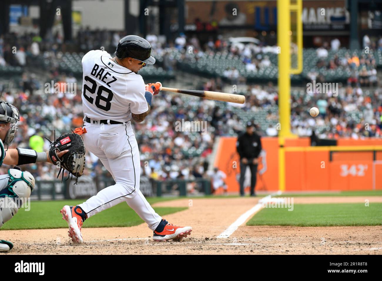 Detroit Tigers' Javier Baez bats against the Seattle Mariners in the ...