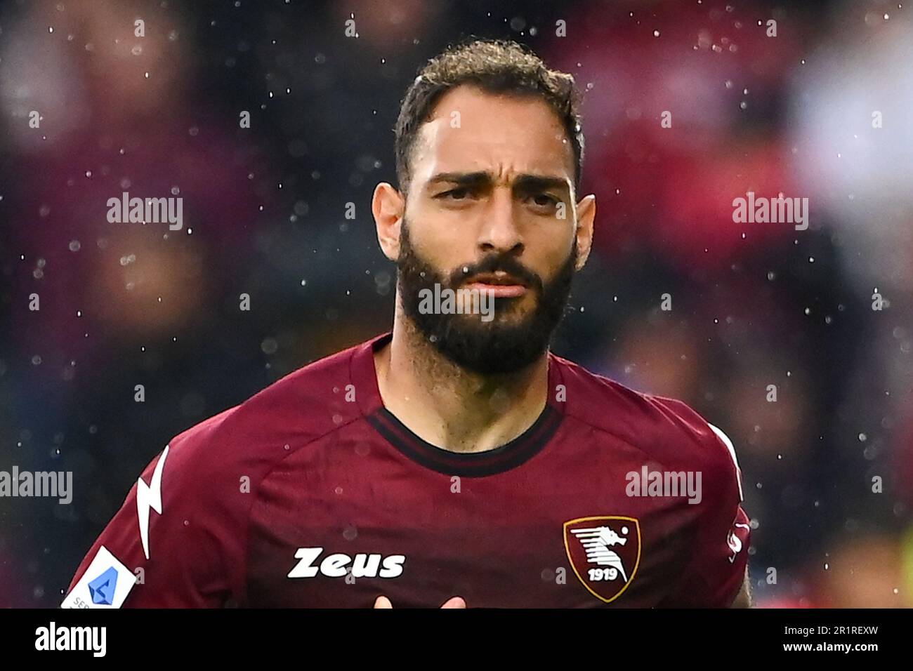 Grigoris Kastanos von US Salernitana schaut während des Spiels der ...