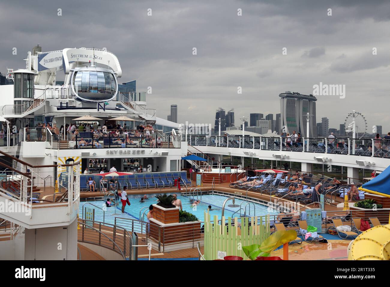 Spectrum of the Seas ist ein Kreuzfahrtschiff der Quantum Ultra-Klasse ...