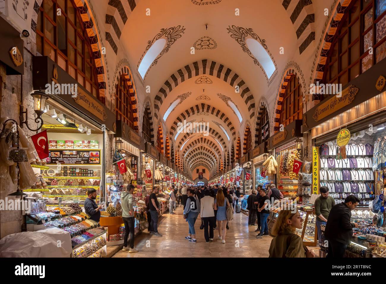 Egyptian market istanbul -Fotos und -Bildmaterial in hoher Auflösung ...
