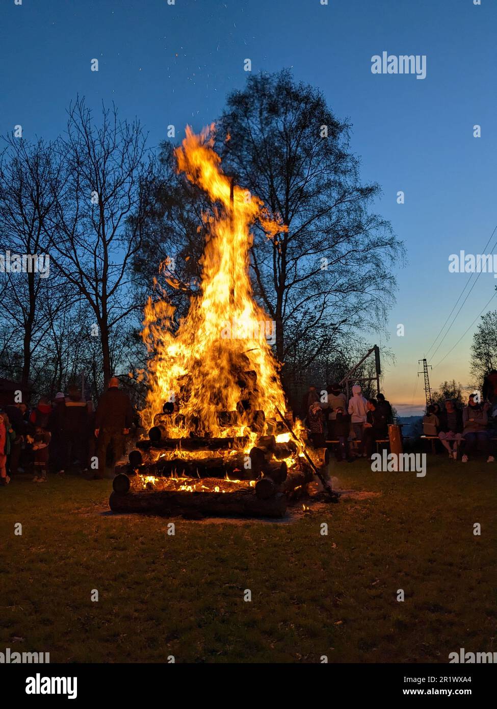 Tradition der hexenverbrennung -Fotos und -Bildmaterial in hoher ...