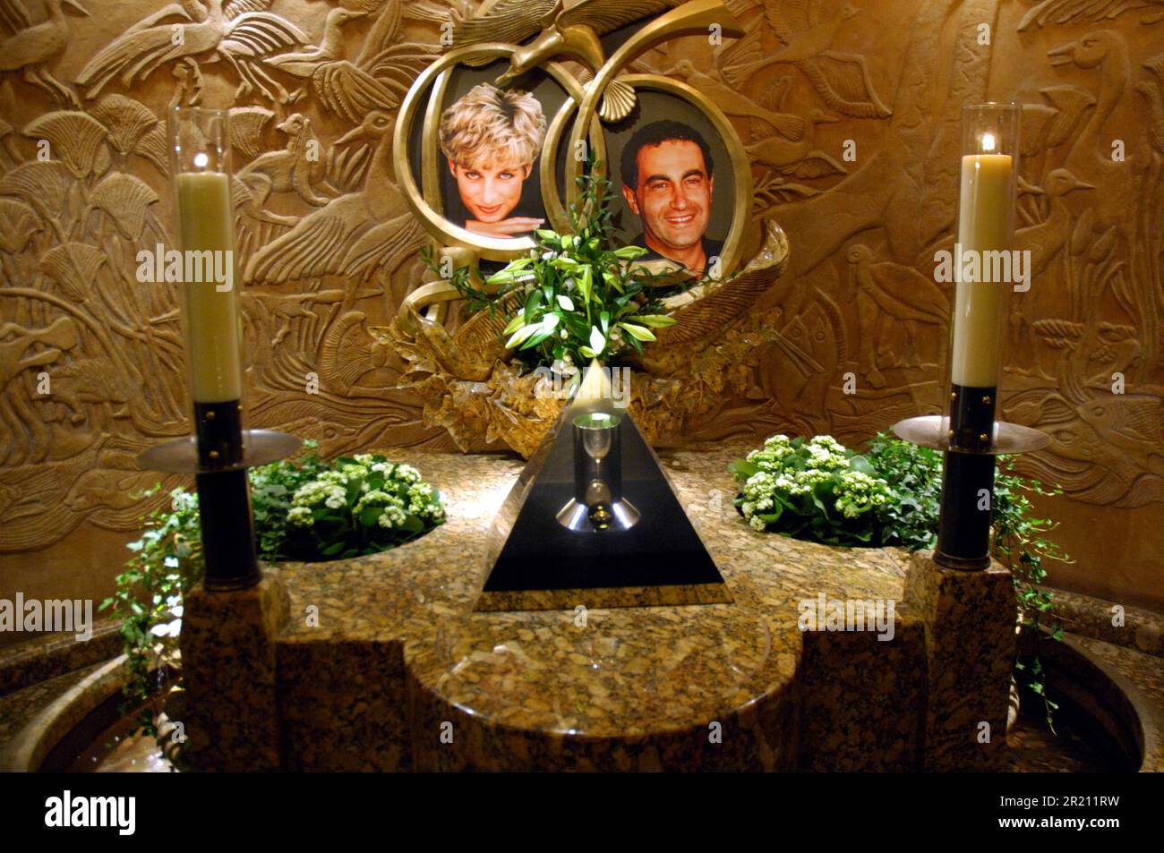 Princess diana dodi al fayed memorial -Fotos und -Bildmaterial in hoher ...
