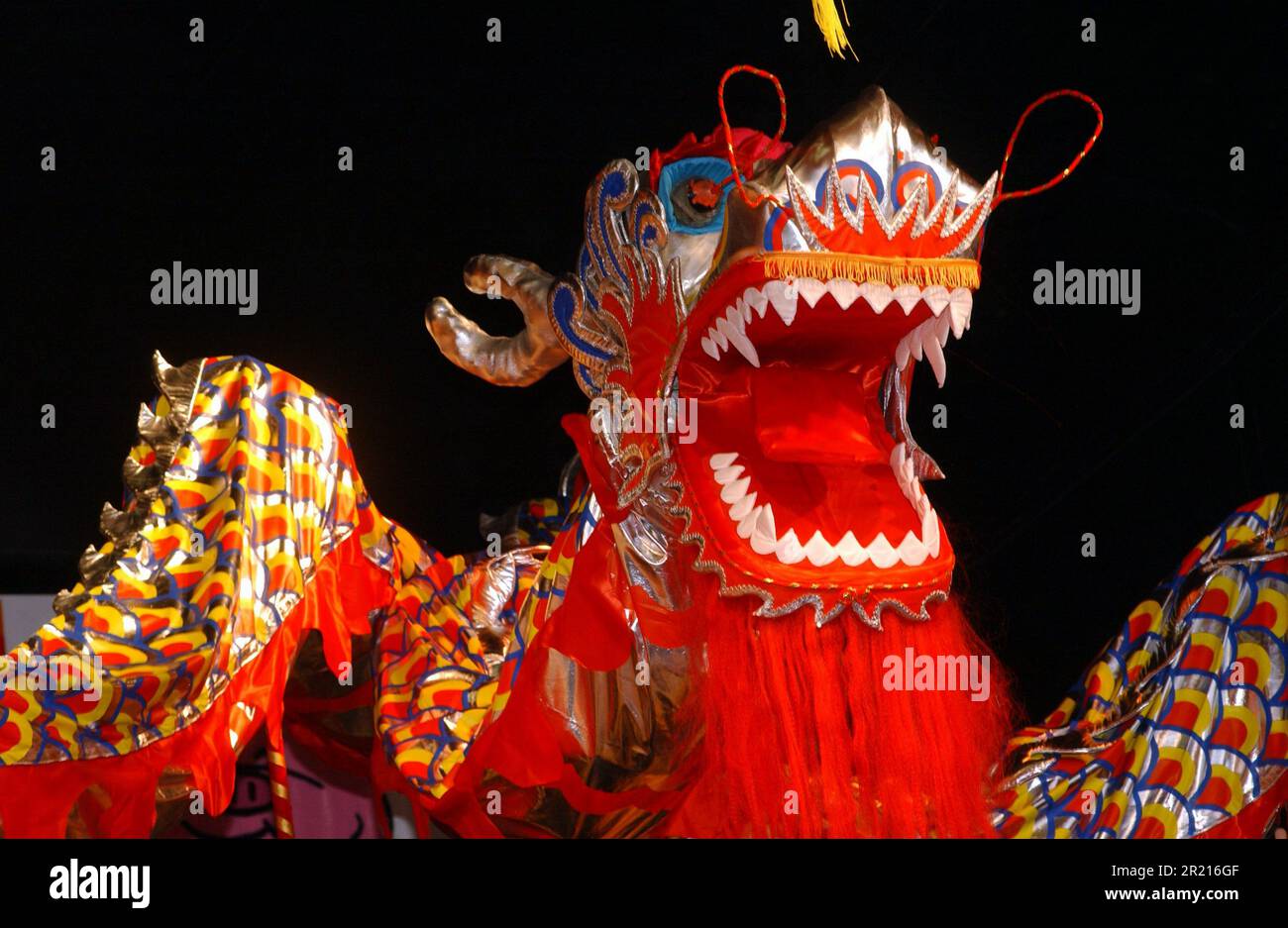 Tanzaufführungen zum chinesischen neujahr in london -Fotos und ...