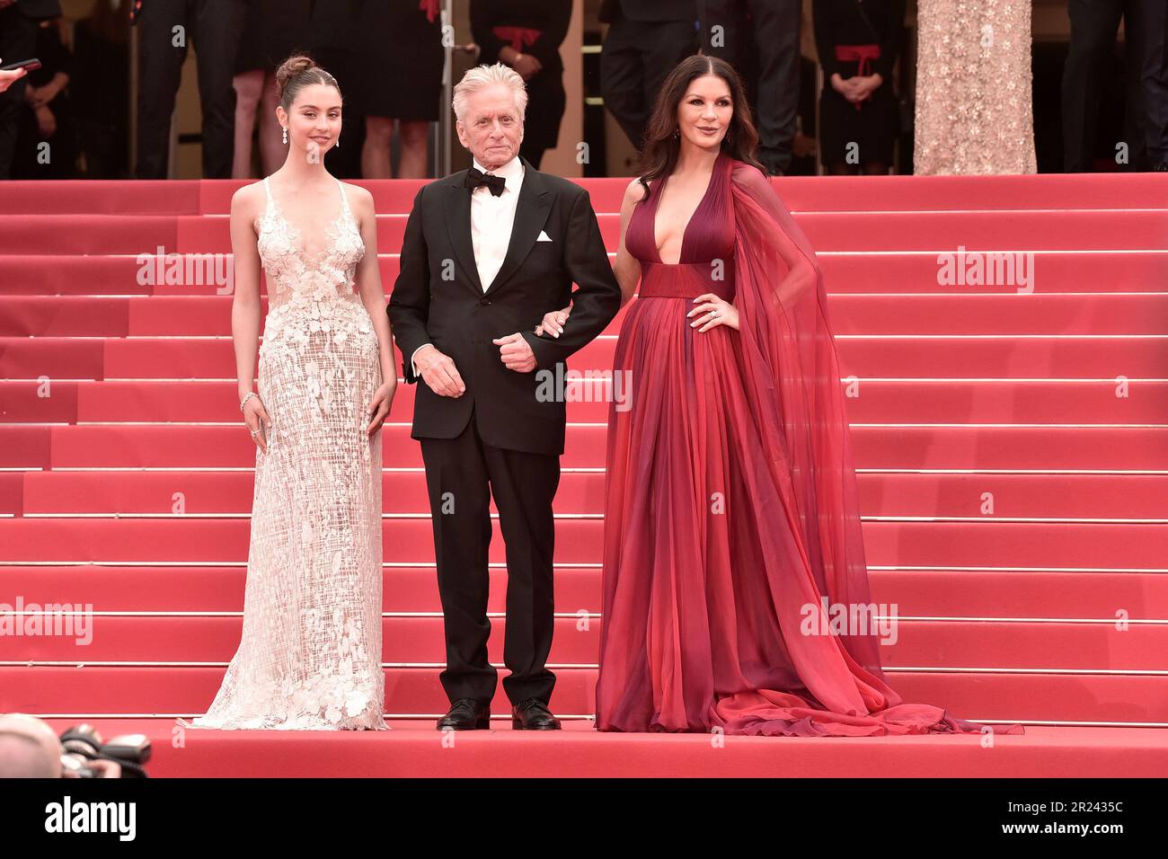 Carys Zeta, Michael Douglas und Catherine Zeta-Jones nehmen an der ...