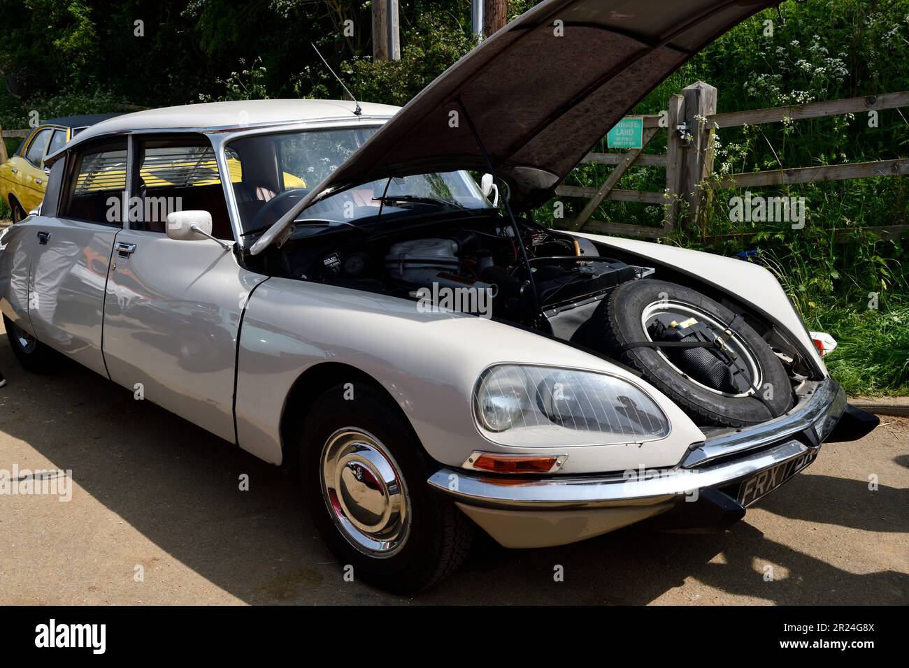 Classic Luxury Citroen Car auf der Hook Norton Brewery Classic Car ...