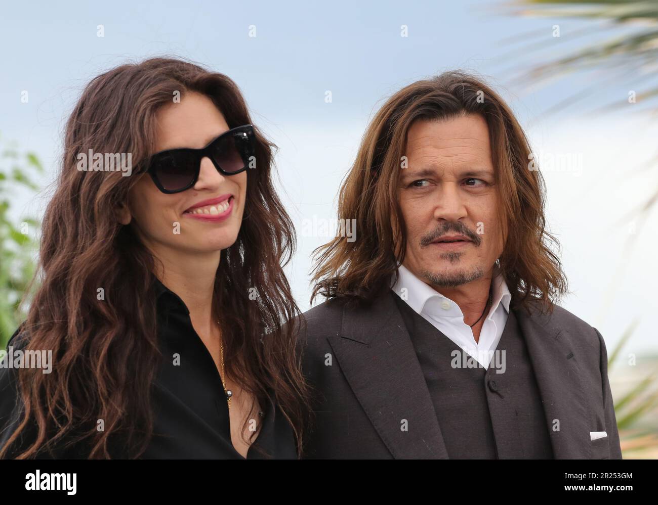 Cannes, Frankreich, 17. Mai 2023. Regisseur Maiwenn und Johnny Depp ...
