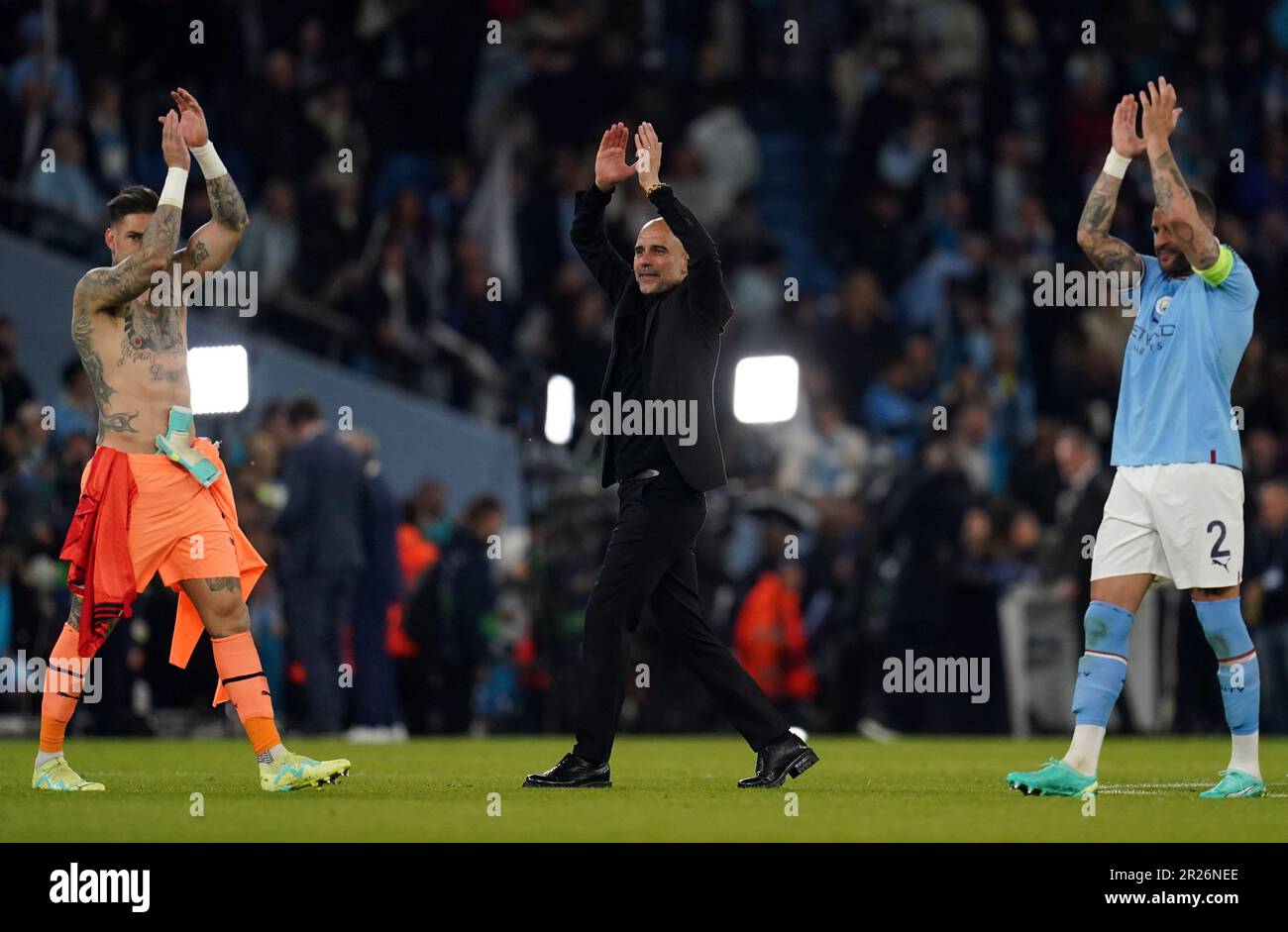 Manchester City Manager Pep Guardiola feiert nach dem Halbfinalspiel ...