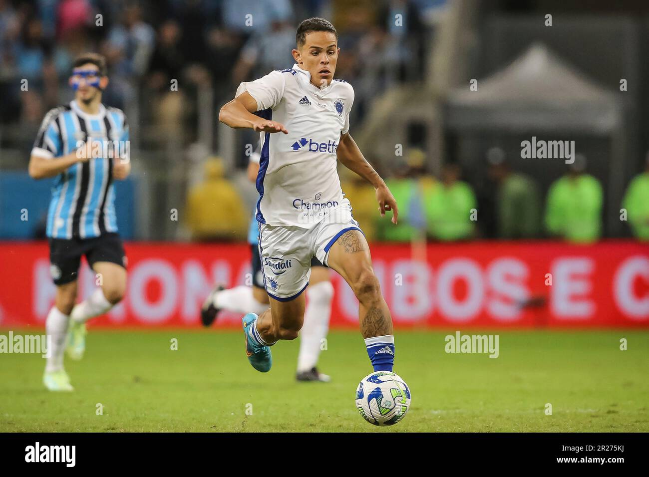 RS - PORTO ALEGRE - 05/17/2023 - COPA DO BRASIL 2023, GREMIO X CRUZEIRO - Wallisson player of ...