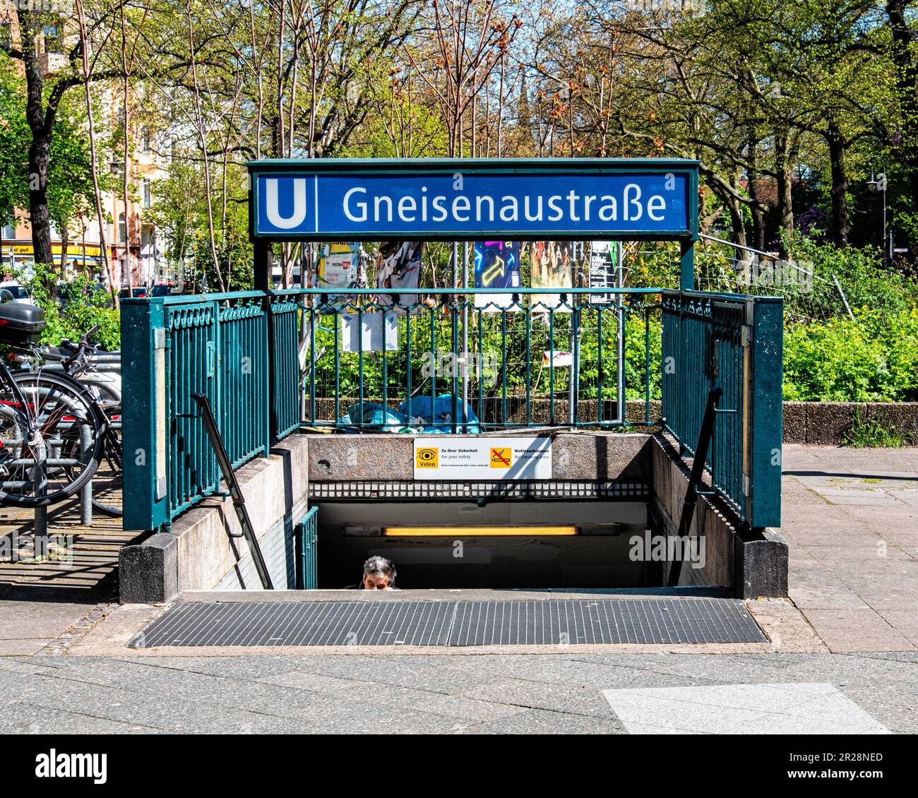 U-Gneisenaustraße, U-Bahn-Station bedient die U7 U-Bahn-Linie in ...