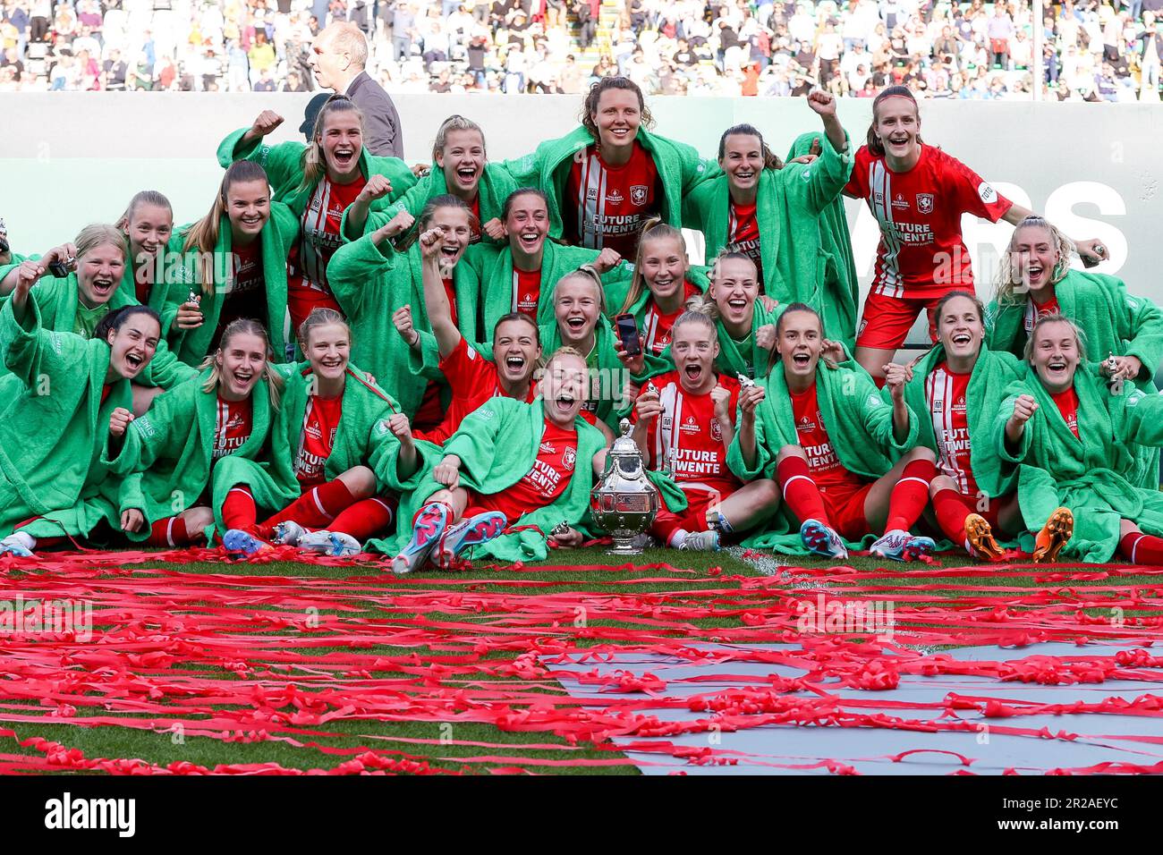 DEN HAAG, NIEDERLANDE - MAI 18: Daphne van Domselaar vom FC Twente ...