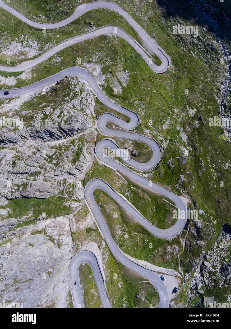 Alter Gotthard Pass, alte Passstraße in Val Tremola, gewundene ...