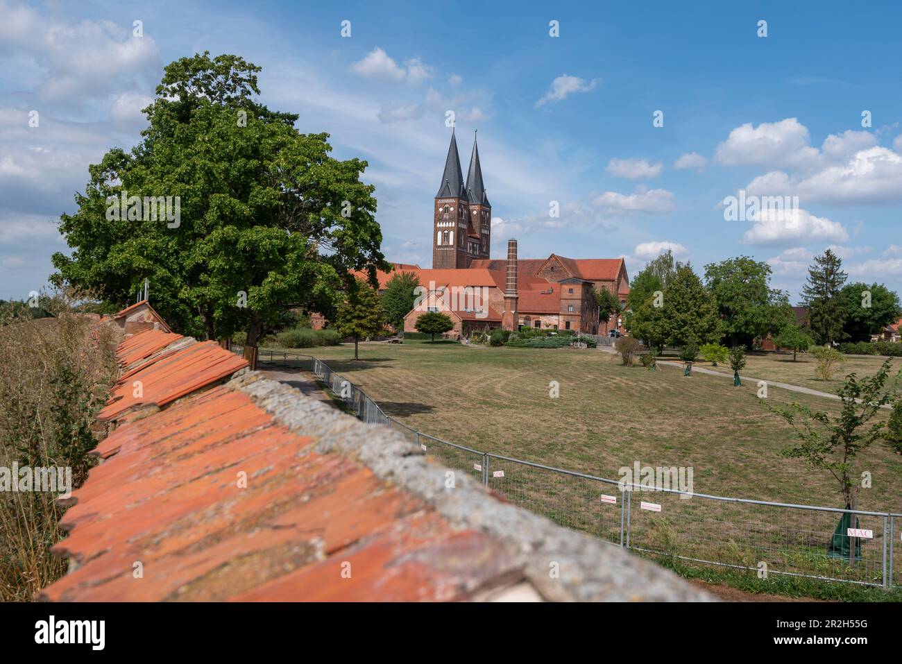 Das Kloster Jerichow gilt als das älteste Ziegelgebäude in Deutschland ...