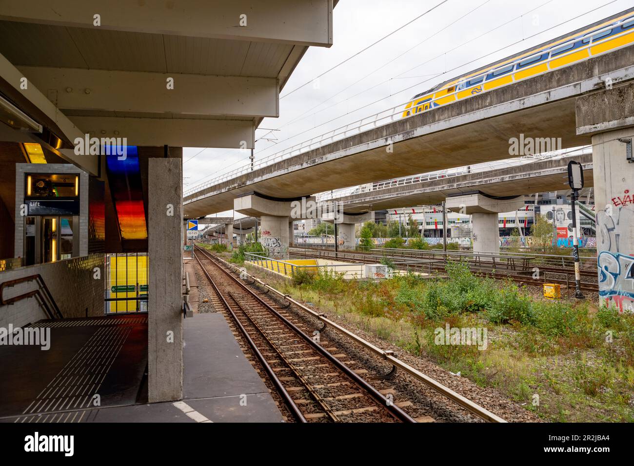 U bahn brücke pfeiler -Fotos und -Bildmaterial in hoher Auflösung – Alamy