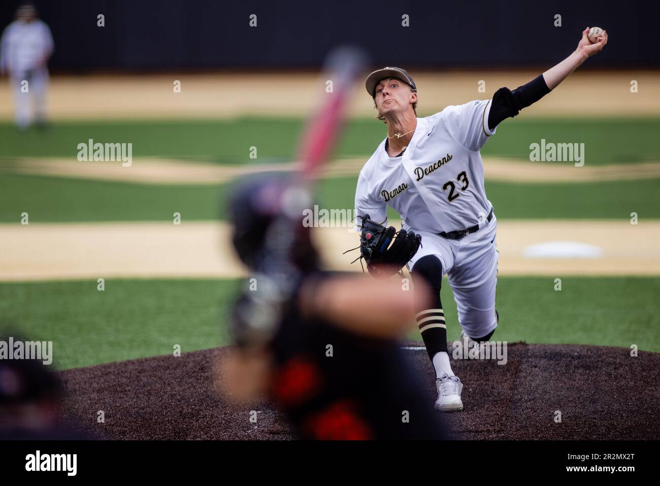 19. Mai 2023: Wake Forest Demon Deacons Pitcher Josh Hartle (23 ...