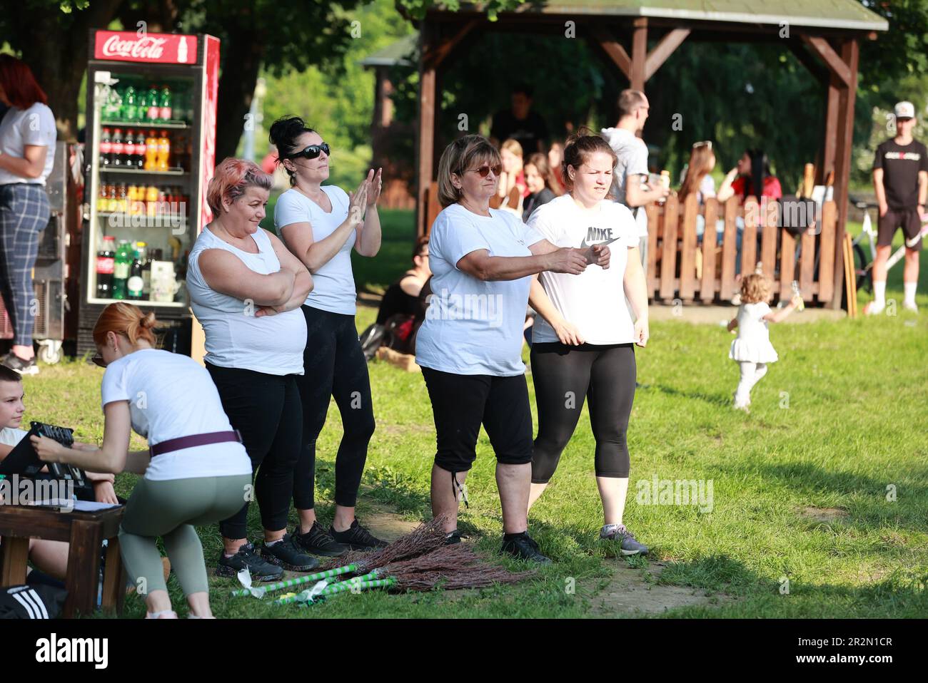 Darda, Hrvatska. 20. Mai 2023. Quidditch-Spiel am Djola-See in Darda ...