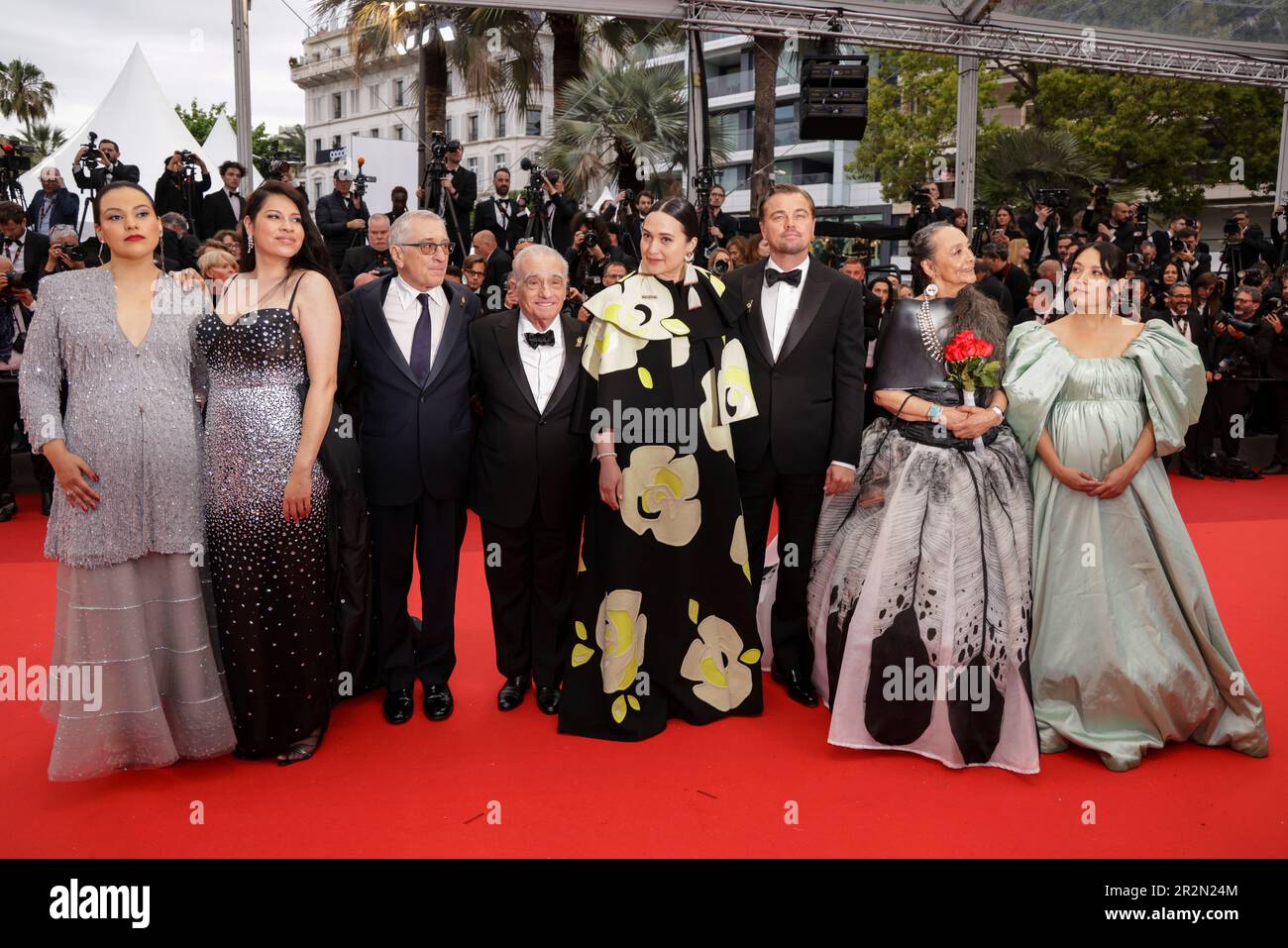 Janae Collins, from left, Cara Jade Myers, Robert De Niro, director ...