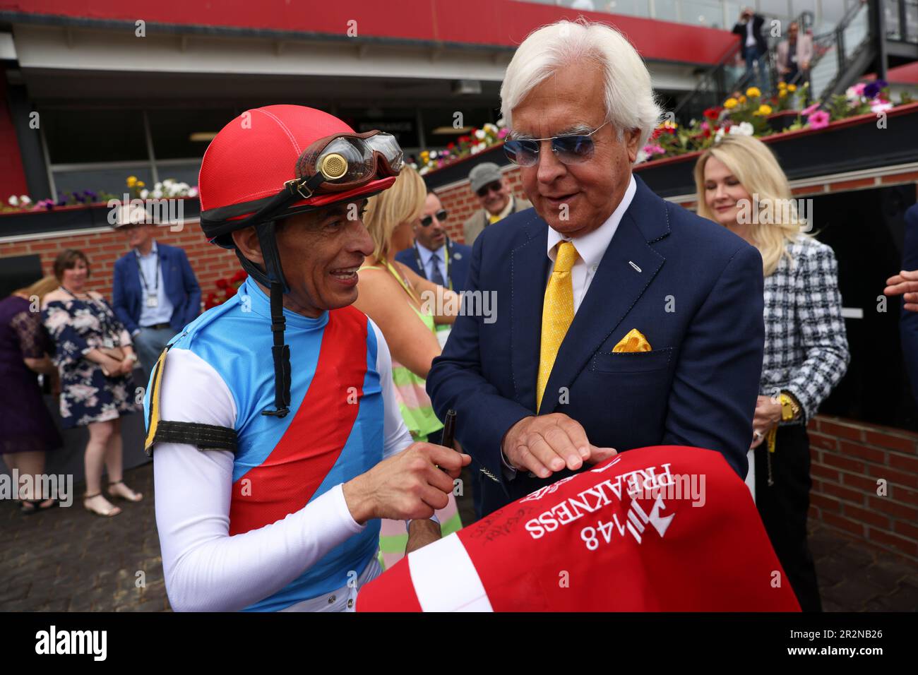 Bob Baffert, right, talks to jockey John Velazquez after their horse ...