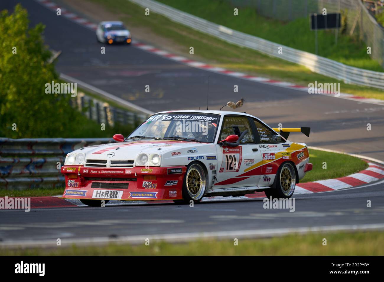 20. Mai 2023, Rheinland-Pfalz, Nürburg: Der Opel Manta mit Hans-Olaf ...