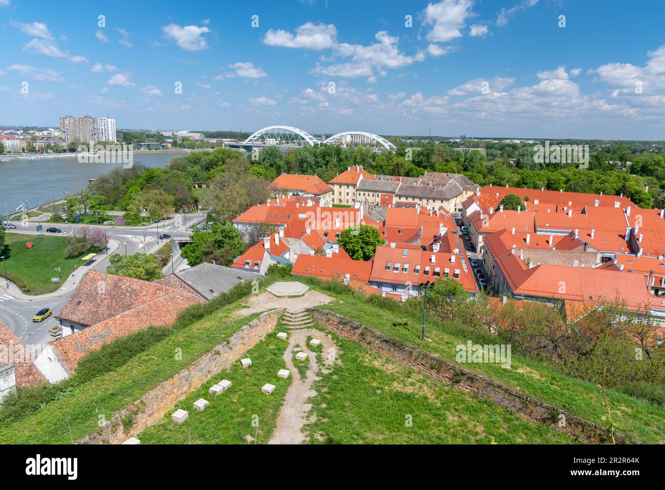 Festung Petrovaradin an der Donau in Novi Sad, Serbien, am 27. April ...