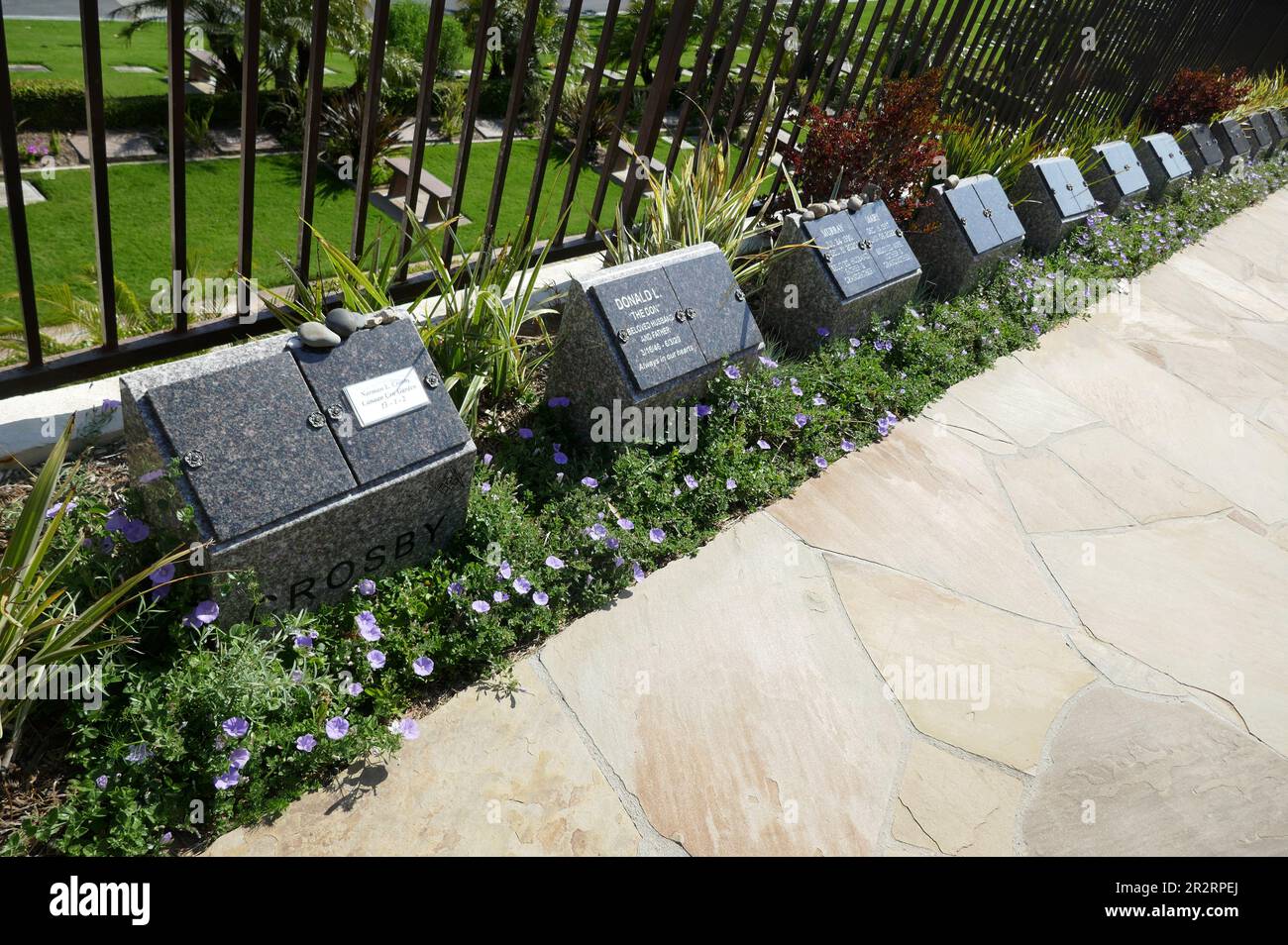 Kanaan urnengarten -Fotos und -Bildmaterial in hoher Auflösung – Alamy