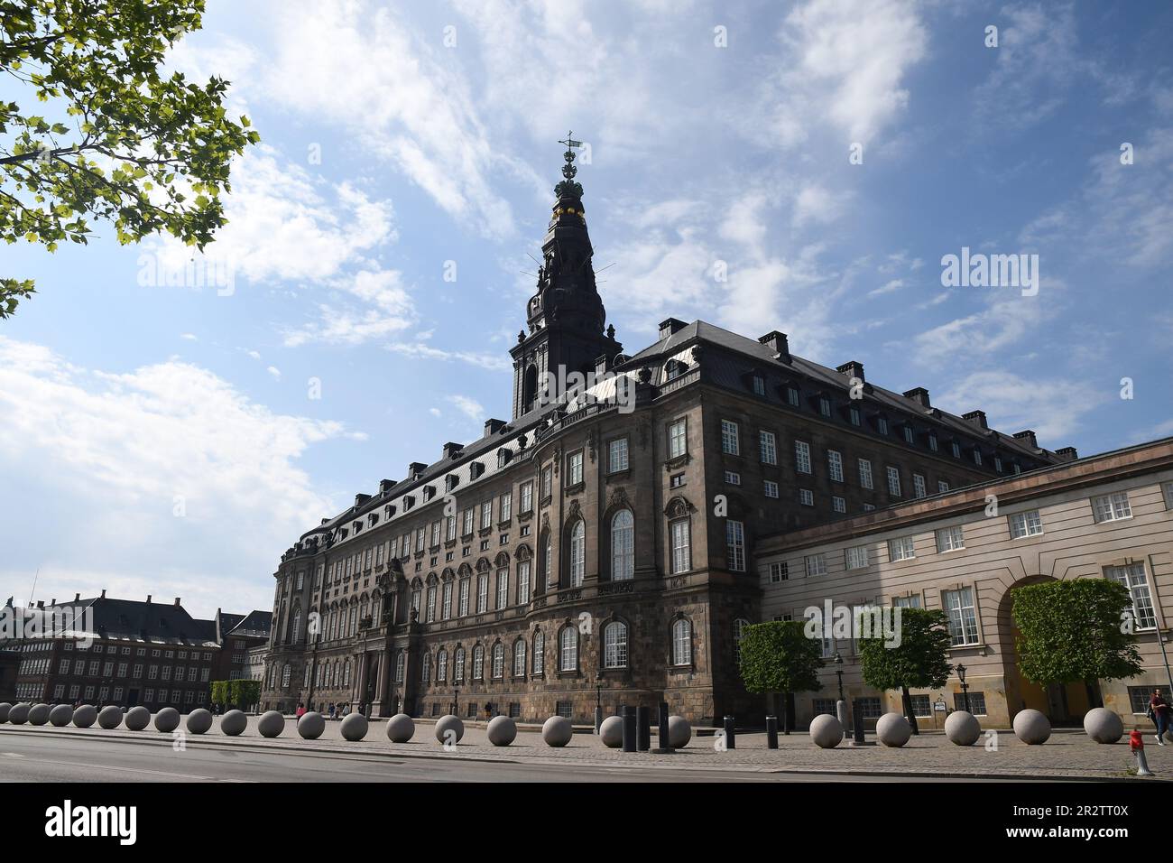 Drei rwon -Fotos und -Bildmaterial in hoher Auflösung – Alamy