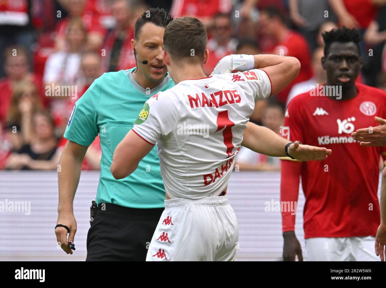 Mainz, Deutschland. 21. Mai 2023. Fußball: Bundesliga, FSV Mainz 05 - VfB Stuttgart, Matchday 33 ...