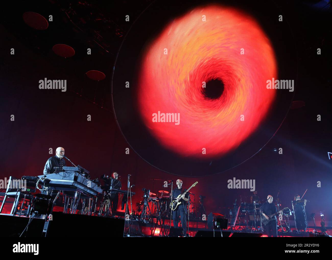 Mailand, It. 21. Mai 2023. Tony Levin, Manu Katche', David Rhodes von ...