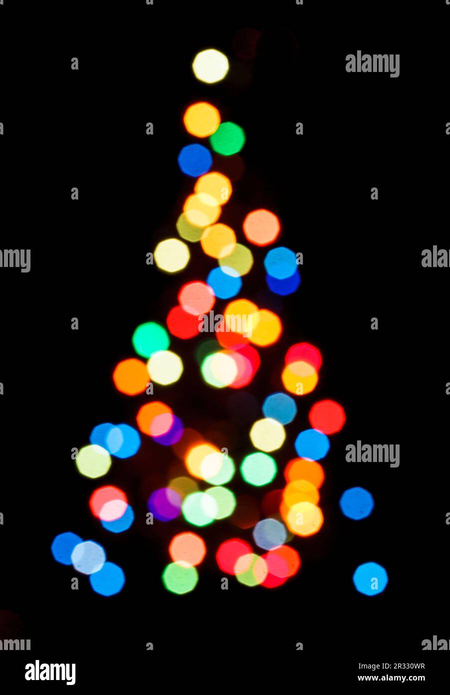 Silhouette des weihnachtsbaumes -Fotos und -Bildmaterial in hoher ...
