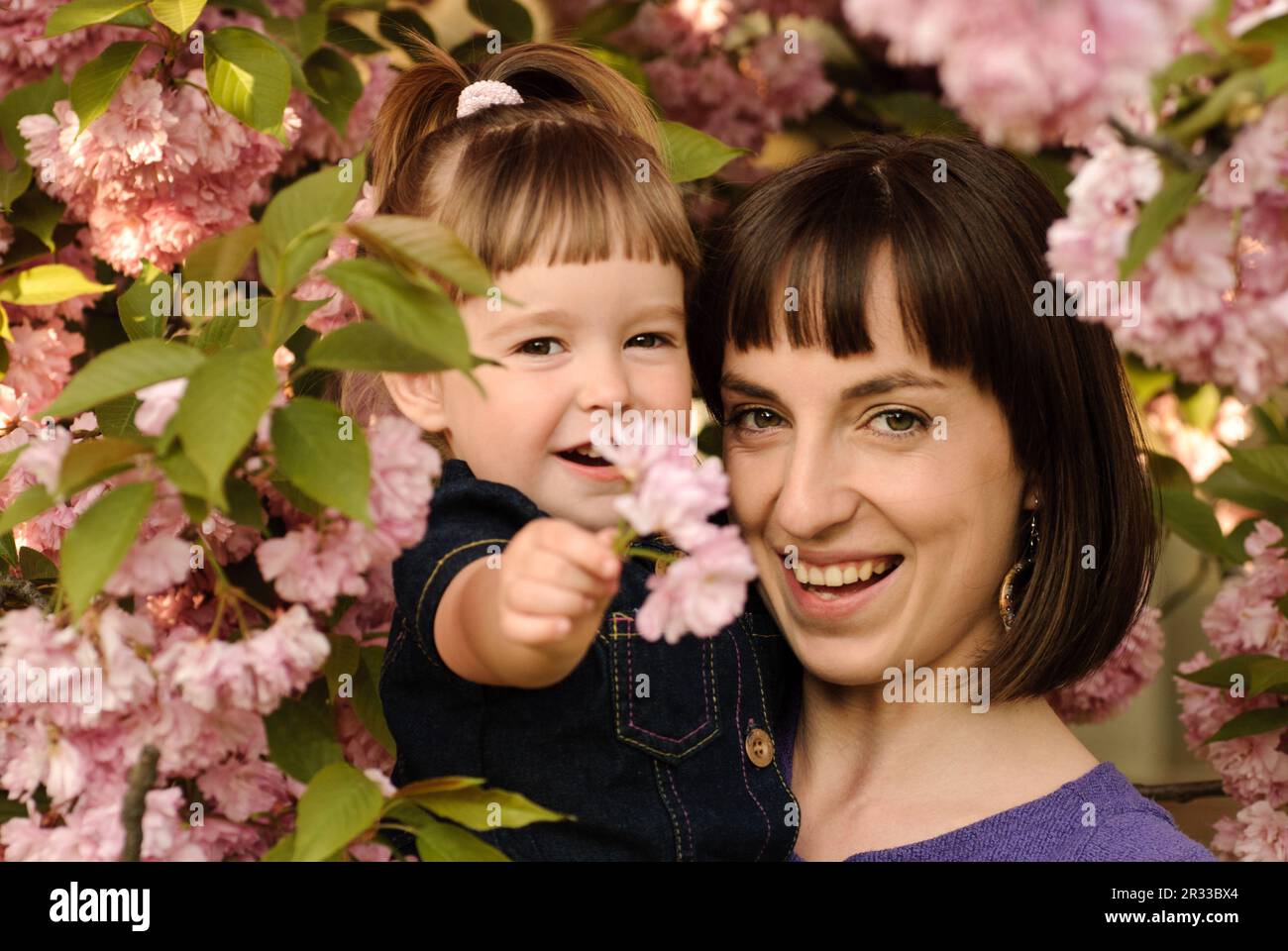 Japanische mutter und tochter -Fotos und -Bildmaterial in hoher Auflösung – Alamy