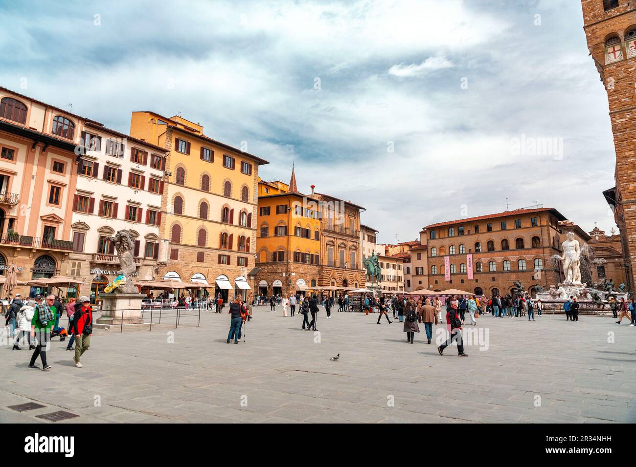 Florenz, Italien - 6. April 2022: Piazza della Signoria ist ein W ...
