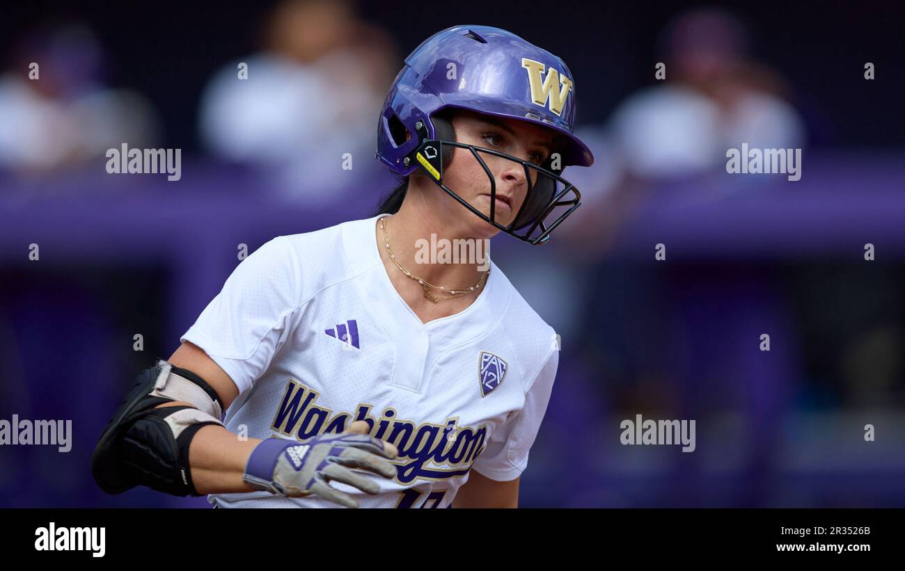 Washington's Sami Reynolds runs the bases against McNeese during an ...