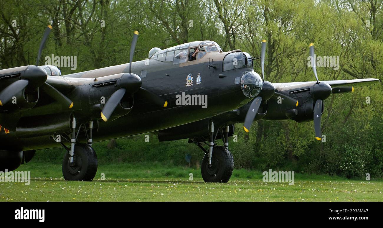 Die Avro Lancaster ist ein schwerer Bomber aus dem Zweiten Weltkrieg ...