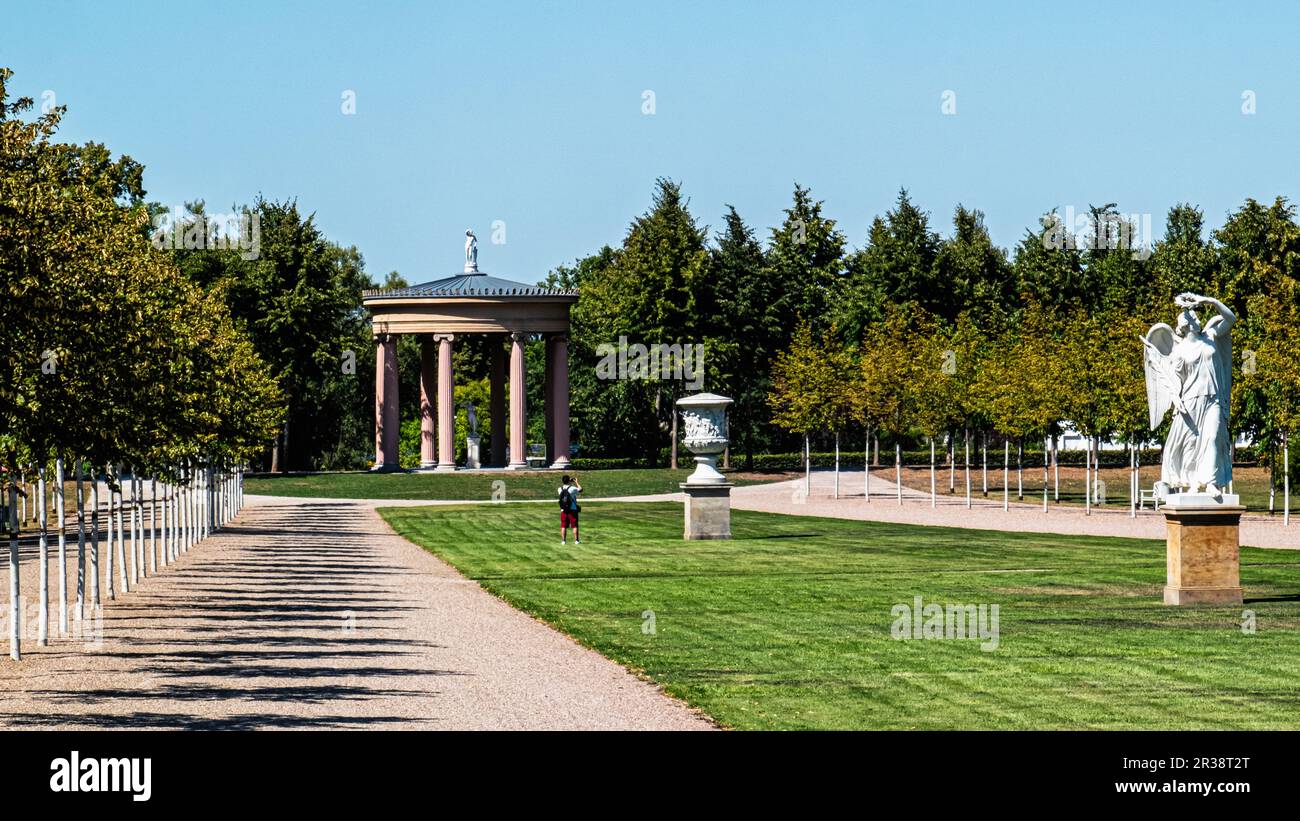 Neoclassic temple germany -Fotos und -Bildmaterial in hoher Auflösung ...