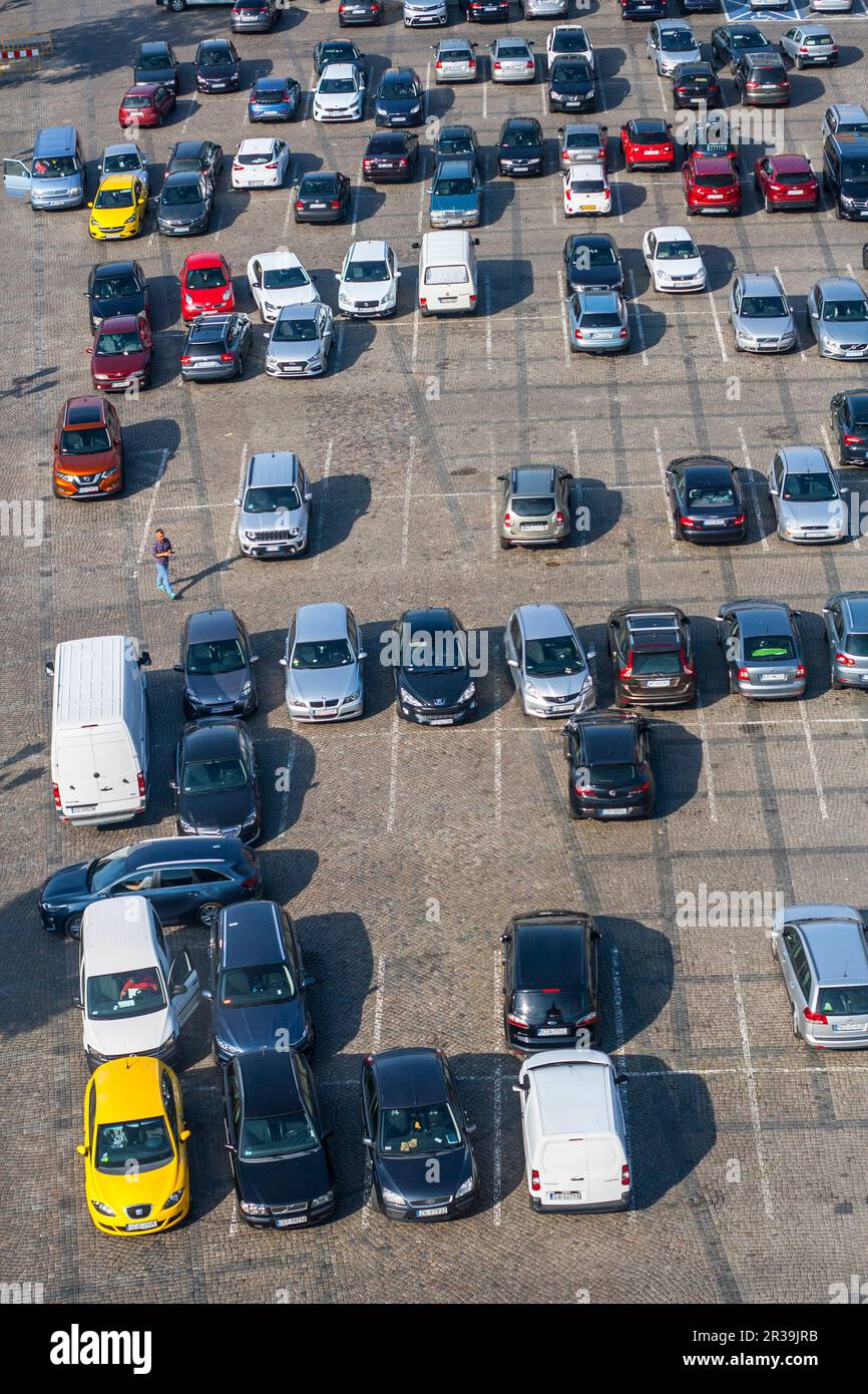 Verschiedene wagen -Fotos und -Bildmaterial in hoher Auflösung – Alamy