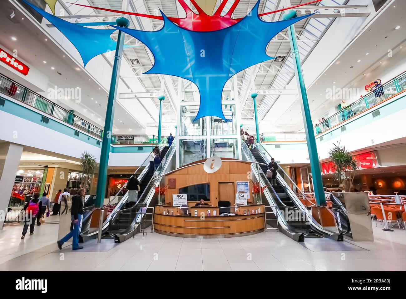Innenansicht der Alberton City Mall in Johannesburg Stockfotografie - Alamy