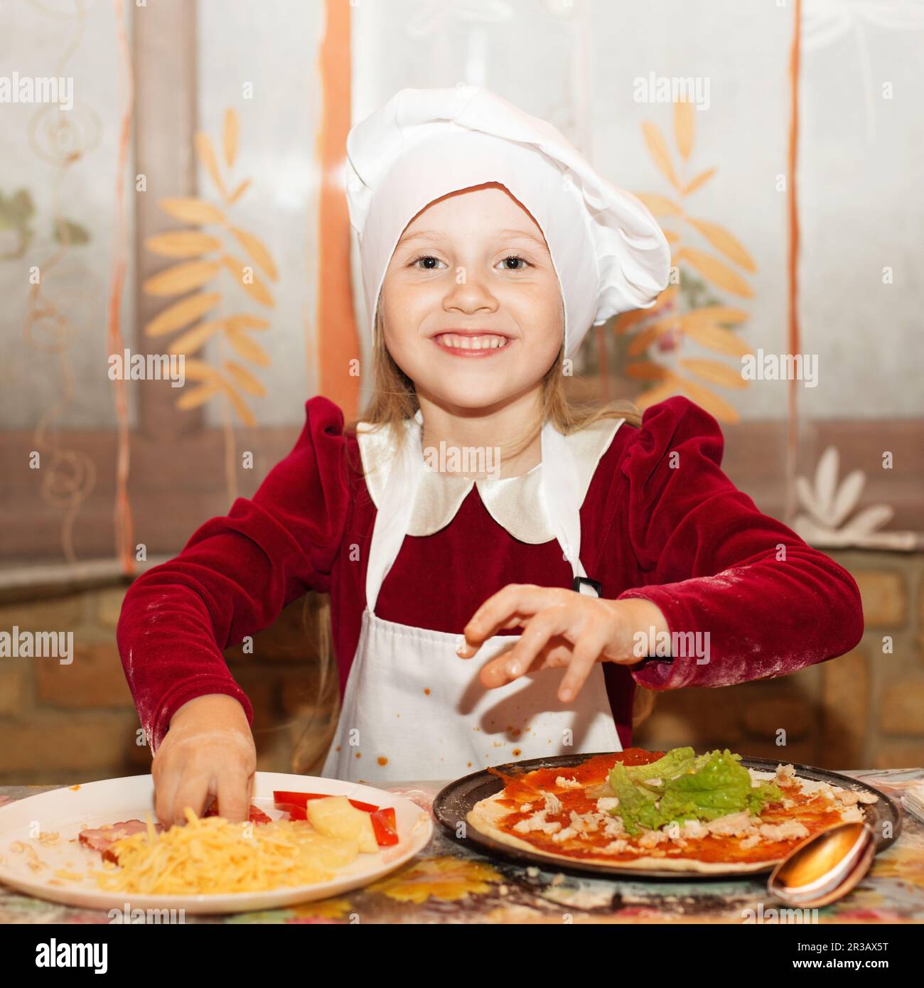 Kinder machen Pizza. Master Class für Kinder zum Kochen von ...