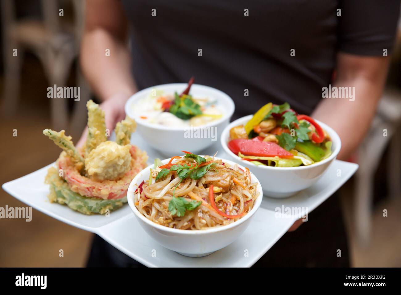Thai platter -Fotos und -Bildmaterial in hoher Auflösung – Alamy