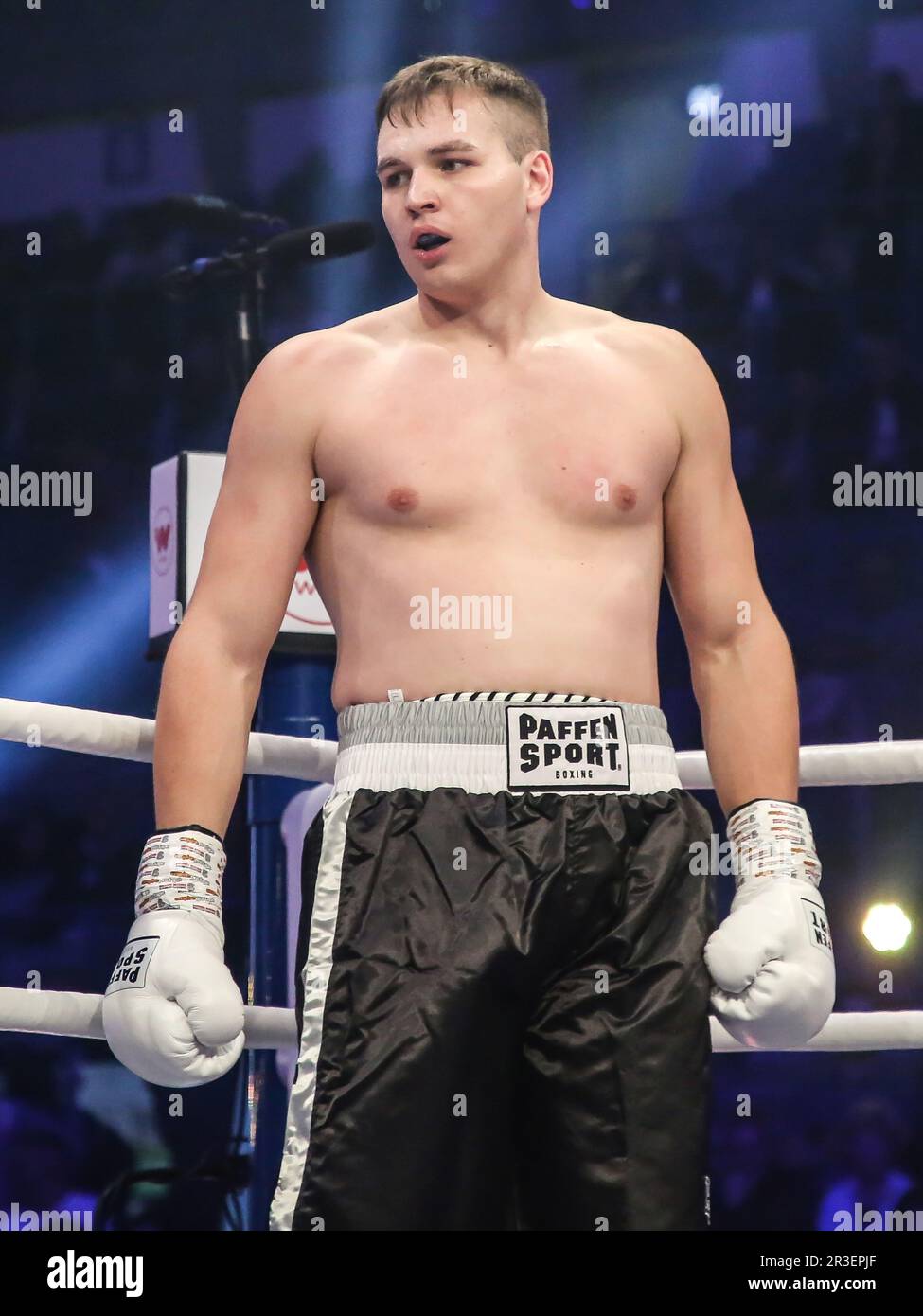 Der deutsche Schwergewichtsboxer Viktor Jurk in seinem Kampf auf der ...