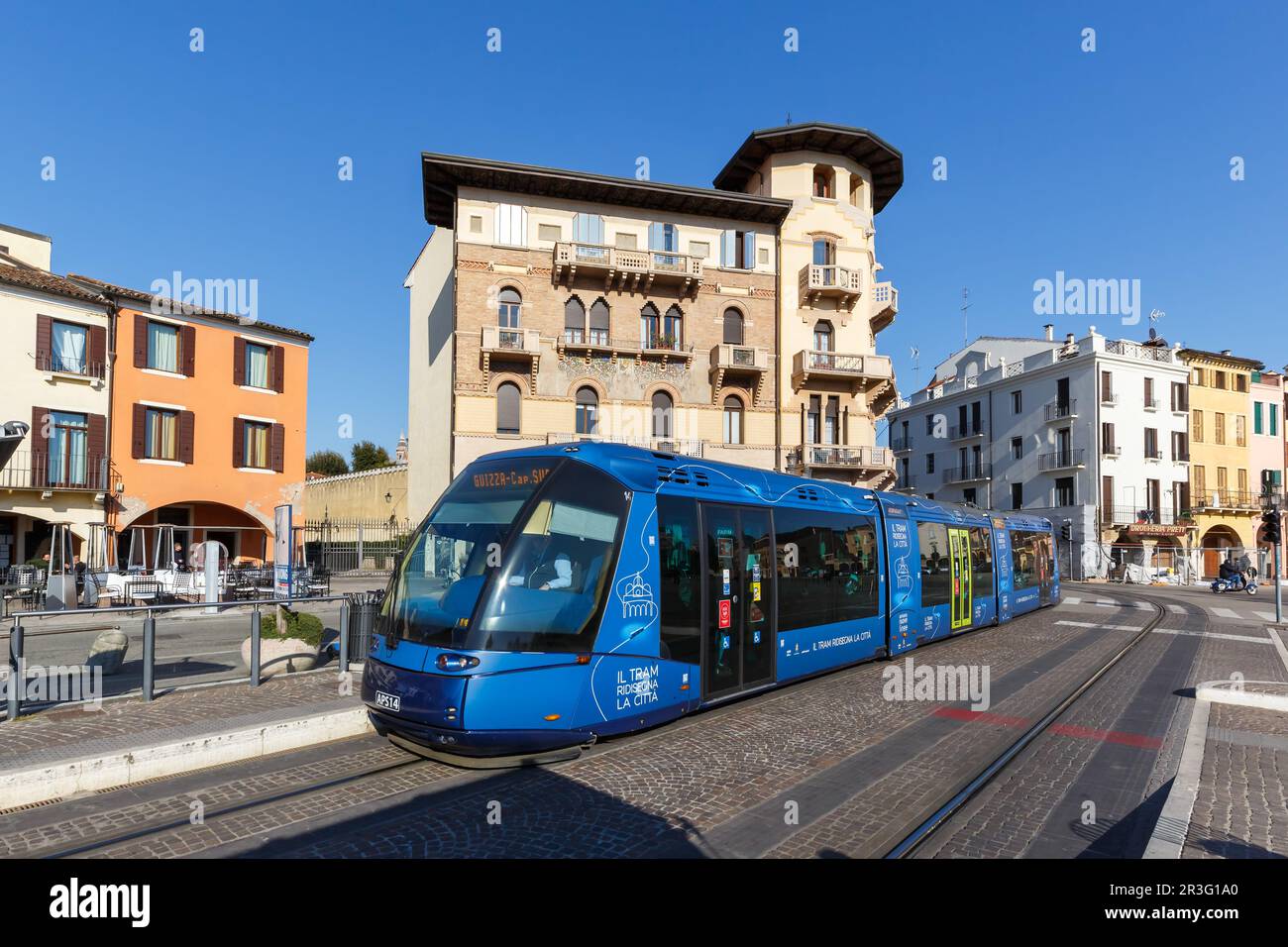 Straßenbahn auf Gummireifen Tram Tranvia di Padova vom Typ Translohr an ...
