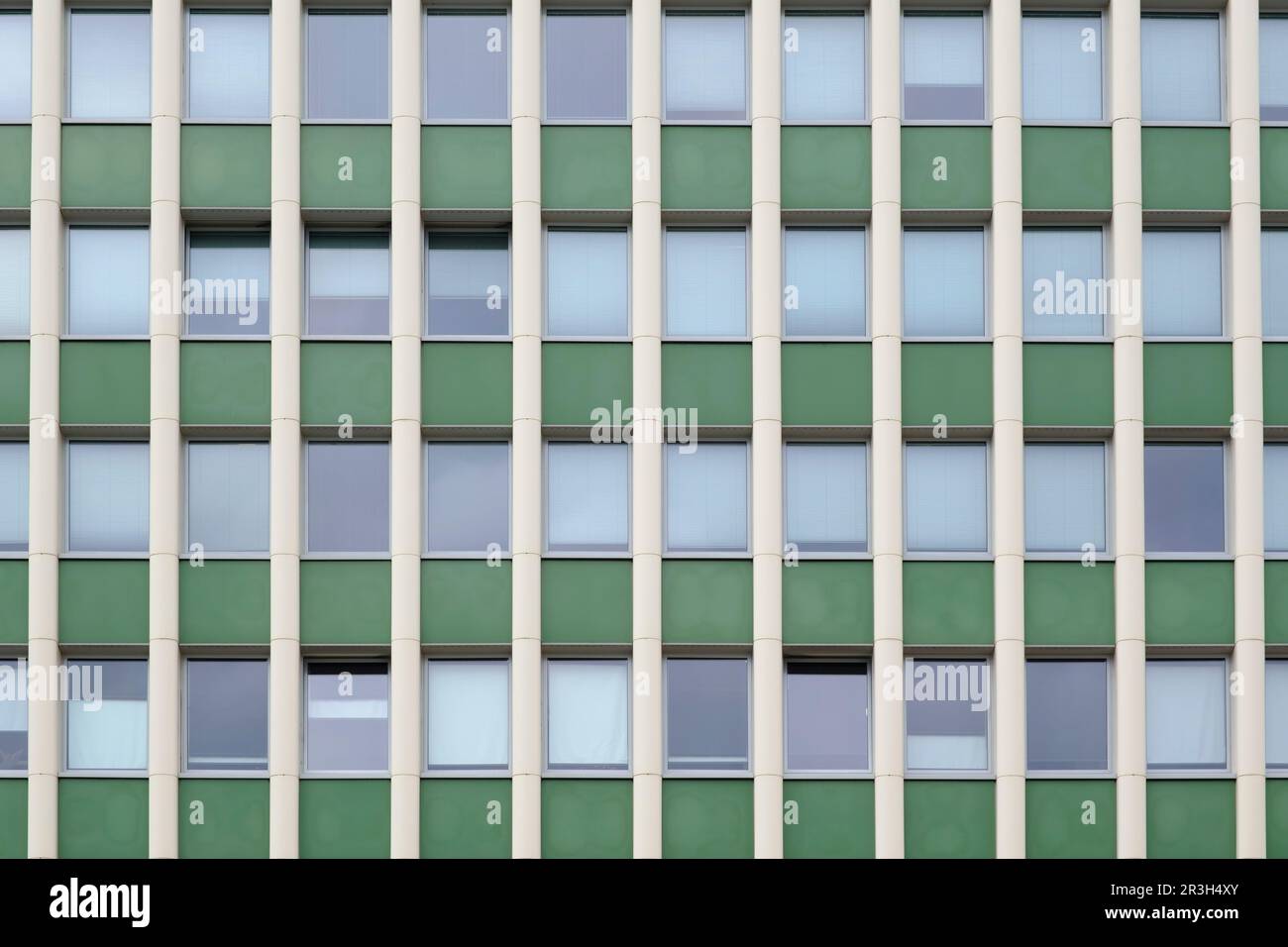 Begruente fassade -Fotos und -Bildmaterial in hoher Auflösung – Alamy