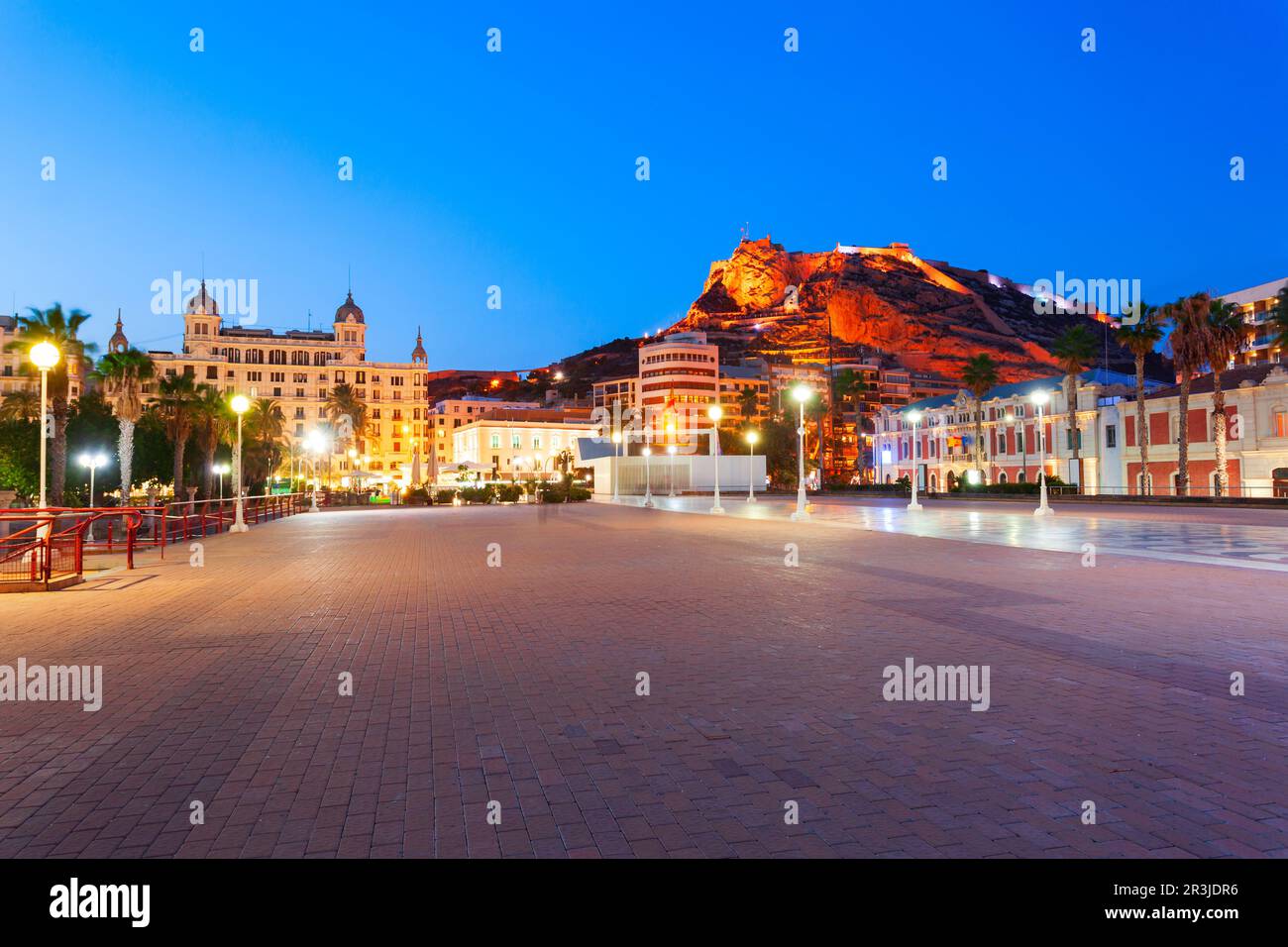 Hafenplatz und Schloss Santa Barbara im Hintergrund. Santa Barbara ...
